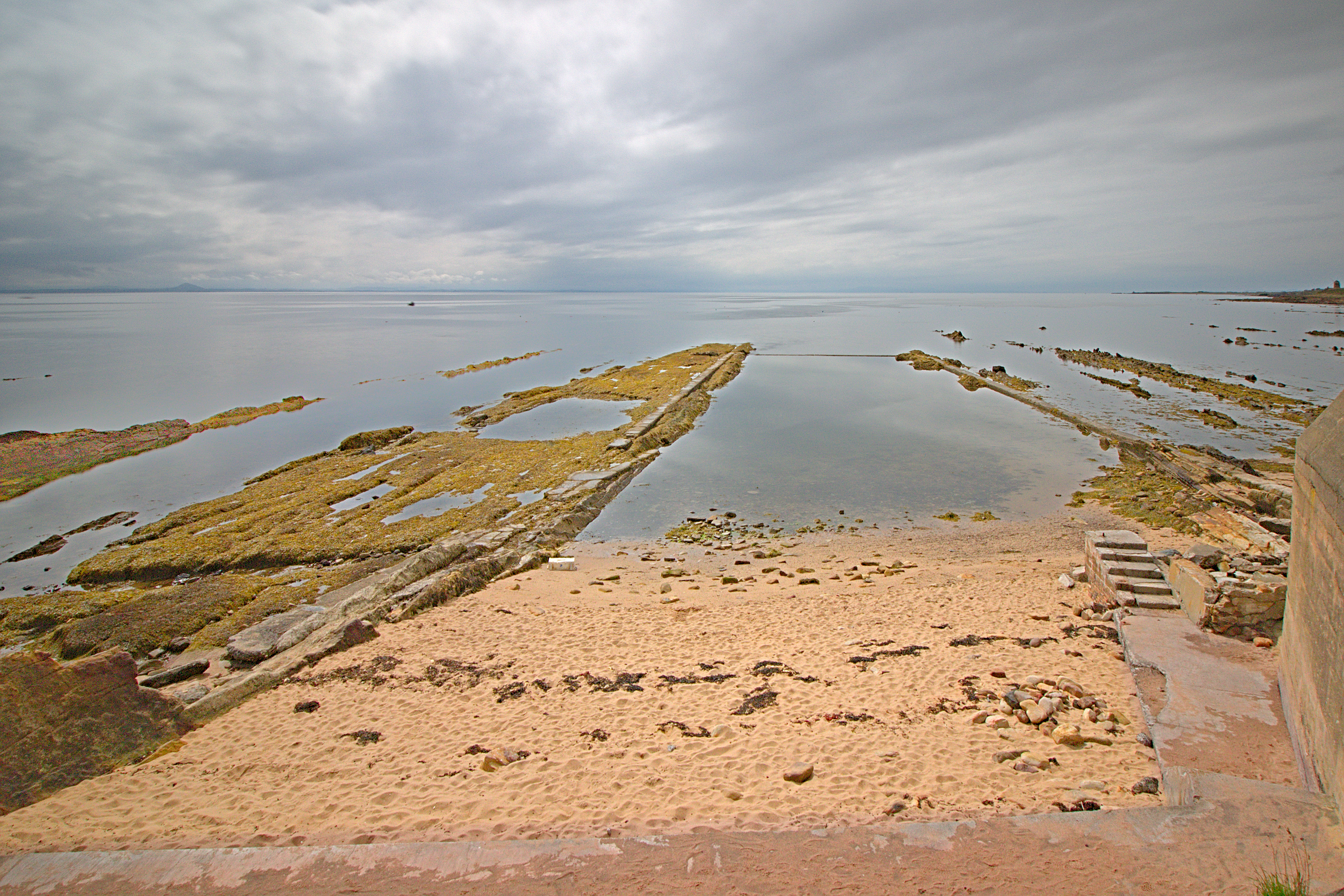 [Play Raw] Pittenweem Sea Swimming Pool - Processing - discuss.pixls.us